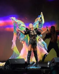 Xuxa anuncia álbum com músicas inéditas; confira a tracklist | GCMais